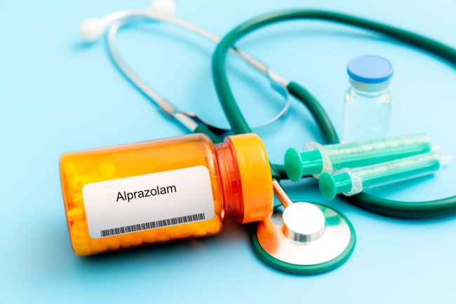 三氮二氮平（alprazolam）的功效、副作用、使用劑量及注意事項