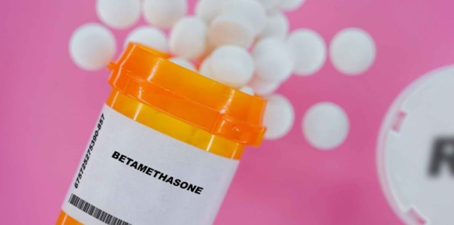 貝他每松（betamethasone）的功效、副作用、使用劑量及注意事項 ：用途功效、潛在的副作用與注意事項 Hello 醫師